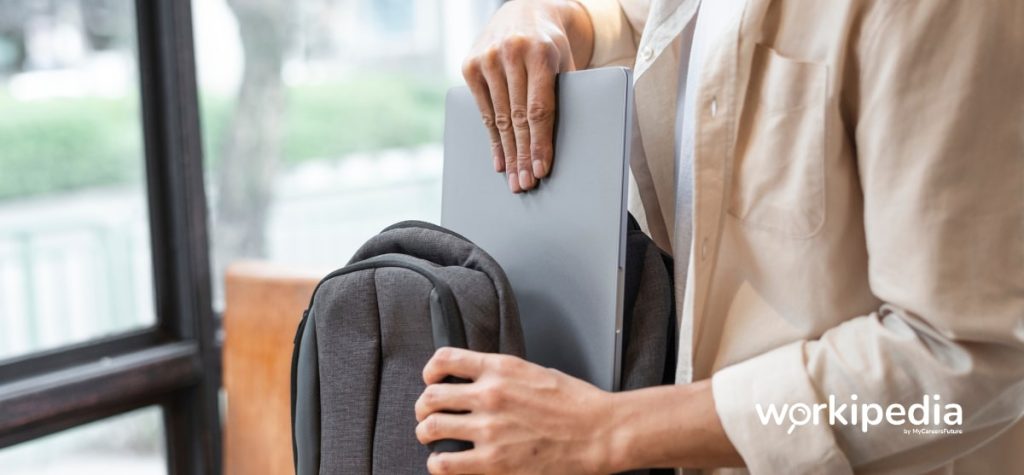 6 Essentials to Bring to a Job Interview | CareersCompass by ...