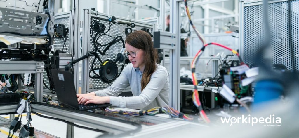 4 Emerging Tech Roles to Consider in 2023 and Beyond | Workipedia by ...